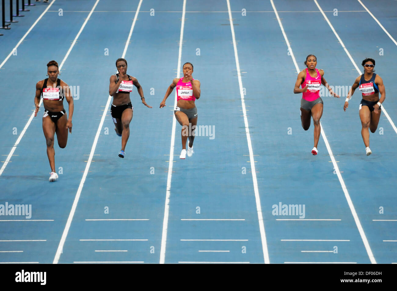 Running abreast hi-res stock photography and images - Alamy