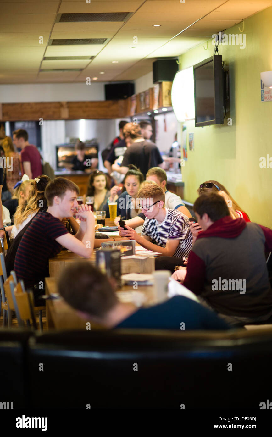 Student union bar uk hi-res stock photography and images - Alamy