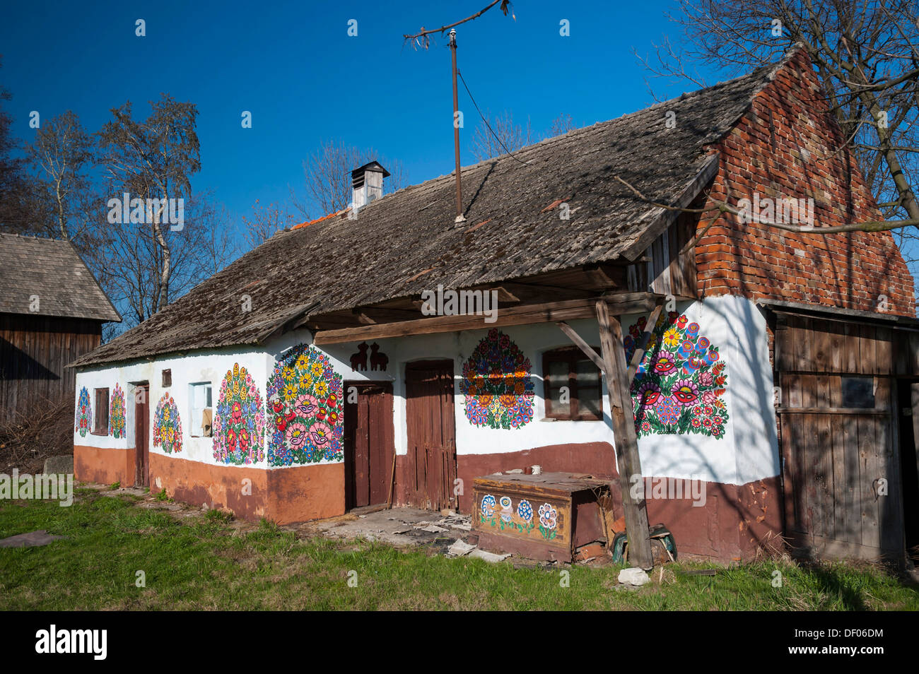 Painted village zalipie poland hi-res stock photography and images - Alamy