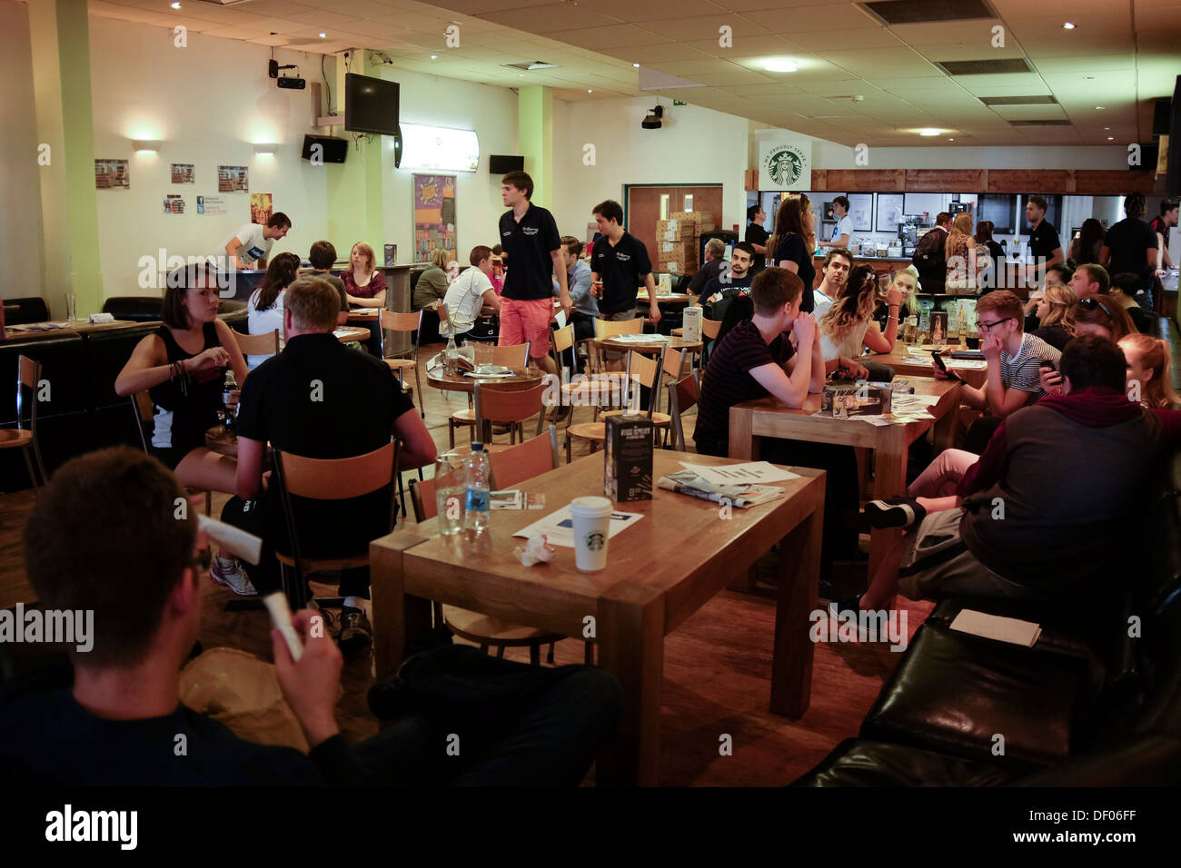Student union bar hi-res stock photography and images - Alamy