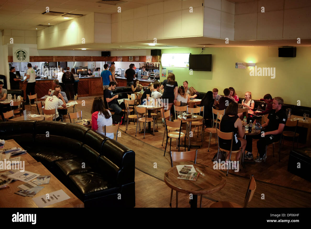 Student union bar hi-res stock photography and images - Alamy