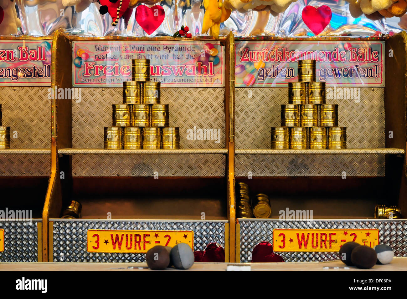 Game stall hi-res stock photography and images - Alamy