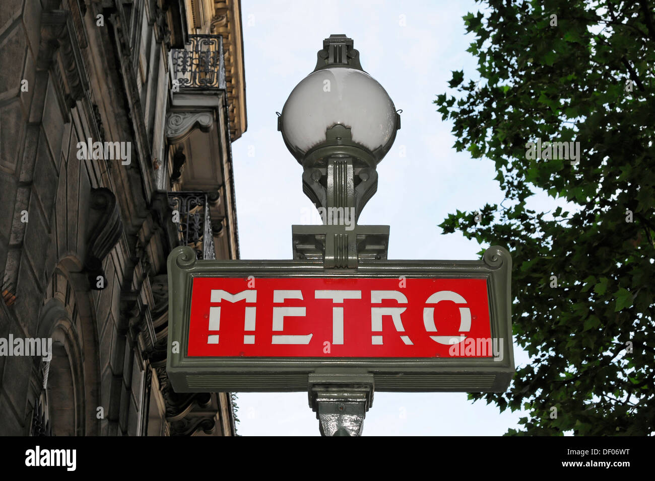 Metro underground sign hi-res stock photography and images - Alamy