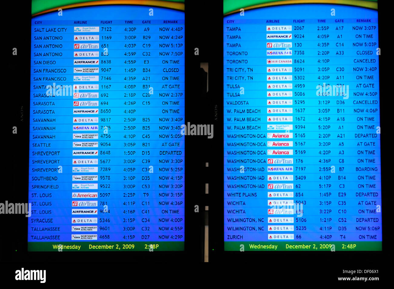 Information boards, Hartsfield-Jackson Atlanta International Airport ...
