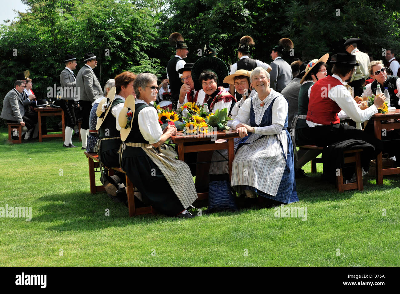 Traditional societies hi-res stock photography and images - Alamy