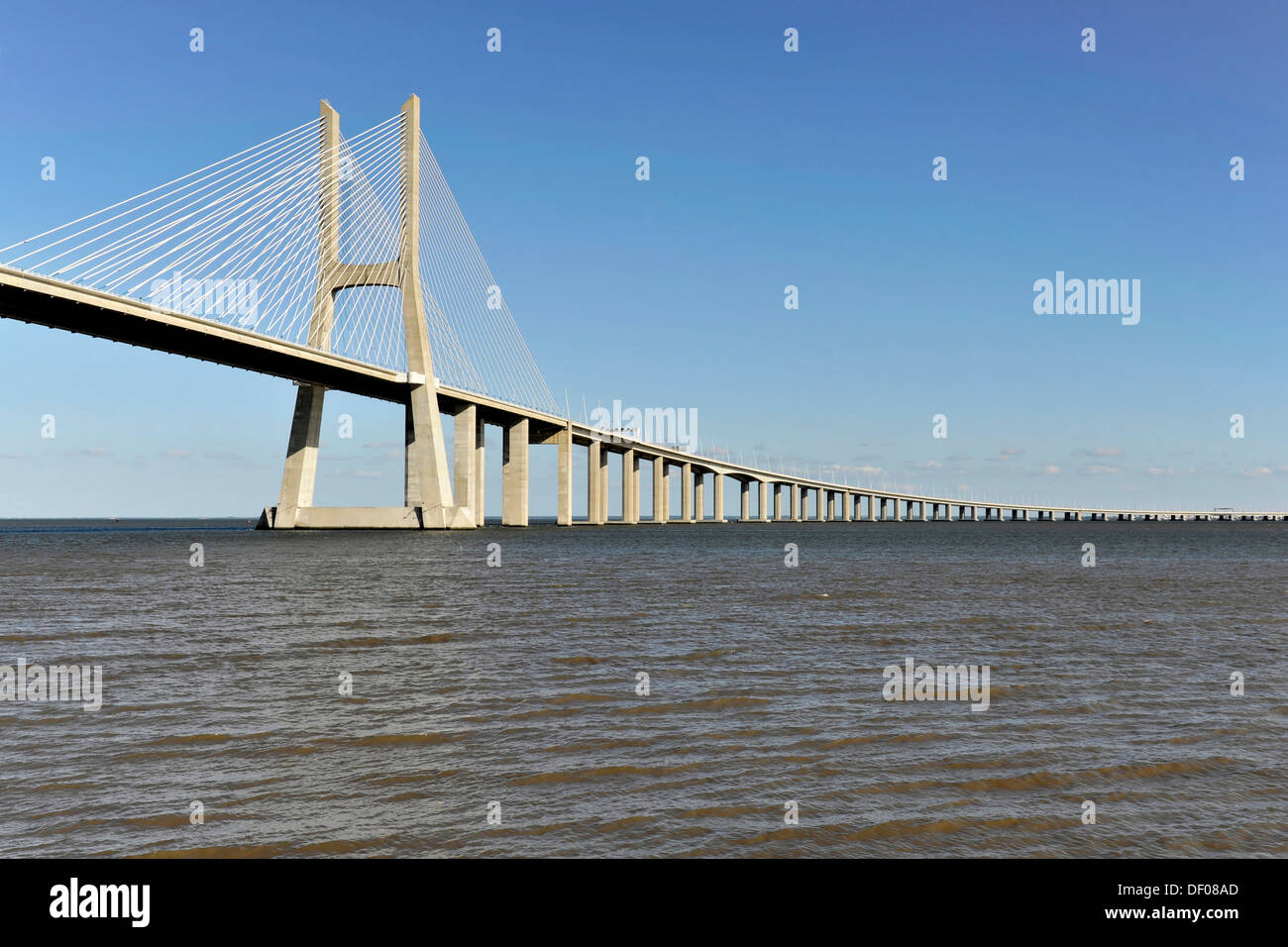 Vasco da Gama Bridge, Ponte Vasco da Gama bridge, 17.2 km, construction ...