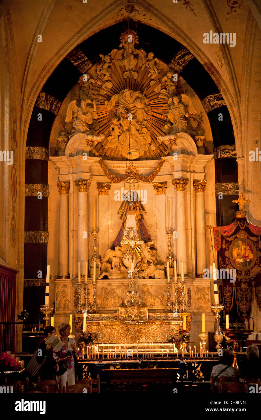 altar inside The Onze-Lieve-Vrouwekathedraal (Cathedral of our Lady) in Antwerp, Belgium, Europe ...
