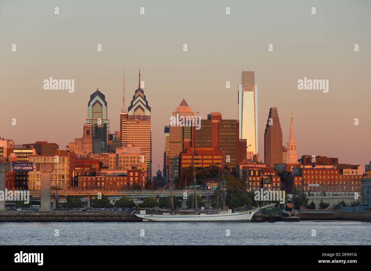 Philadelphia, waterfront, historical hi-res stock photography and ...