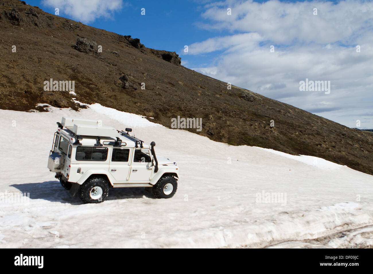 Land Rover in Iceland Stock Photo - Alamy