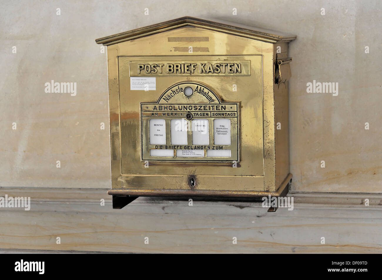 Gold mailbox hi-res stock photography and images - Alamy