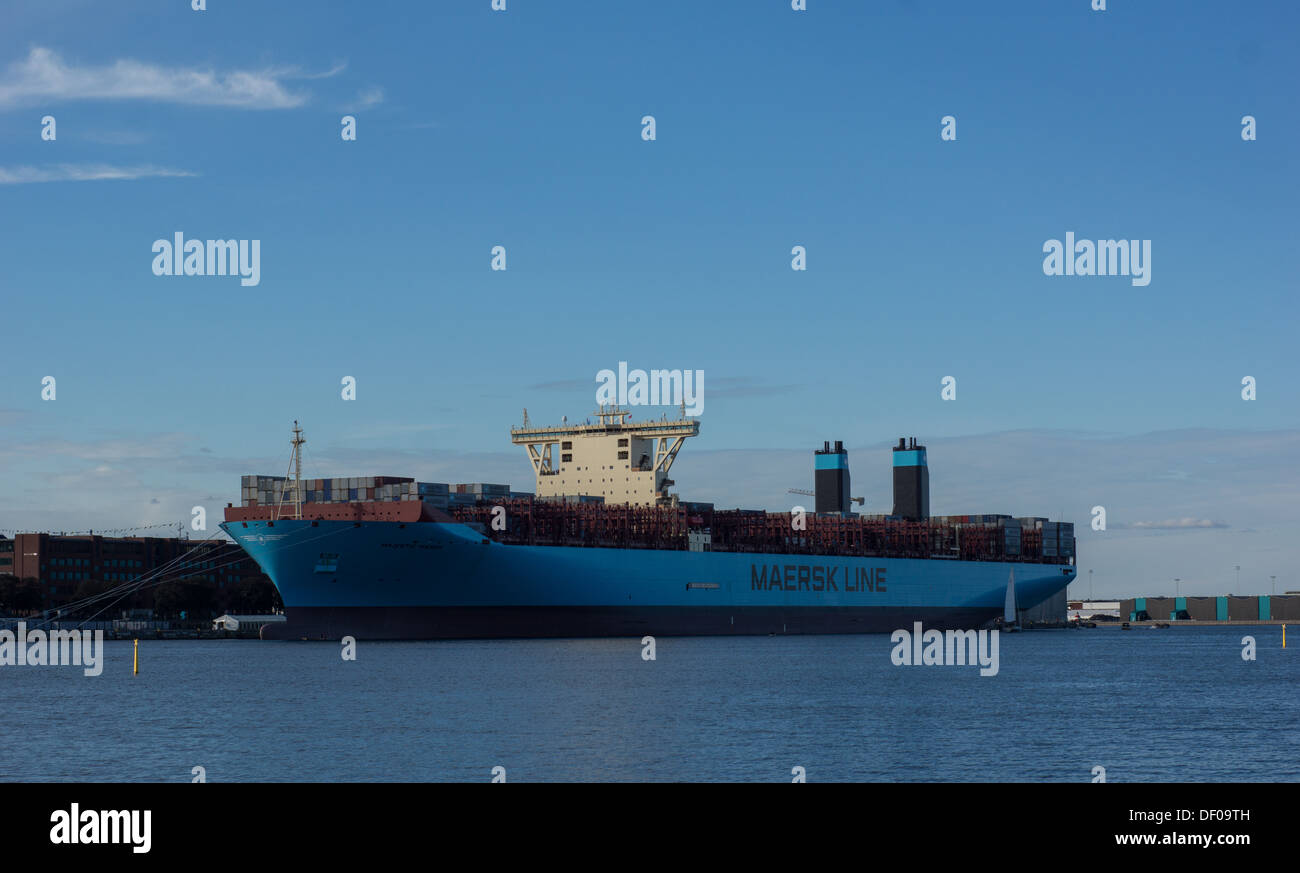 Maersk Lines new Triple E ship Majestic Mærsk at quay in Copenhagen ...