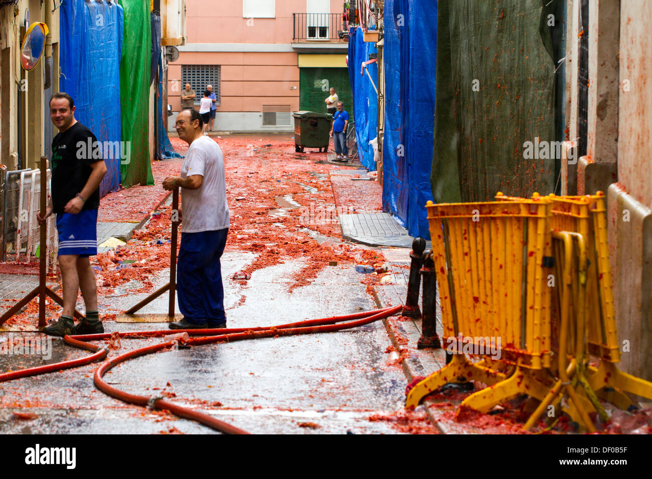 La tomatina hi-res stock photography and images - Alamy
