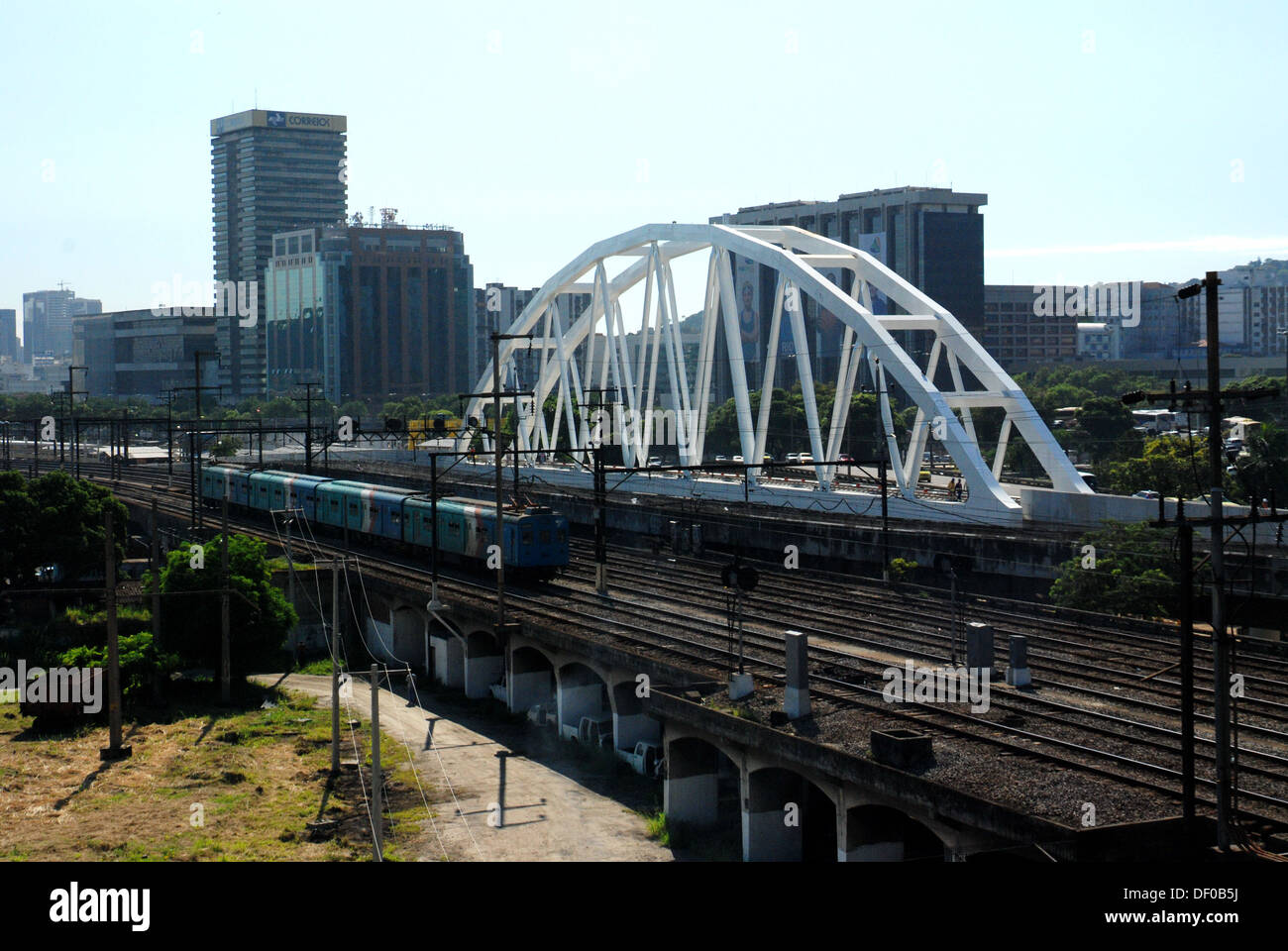 Rio de janeiro railroad subway bridge brazil hi-res stock photography ...