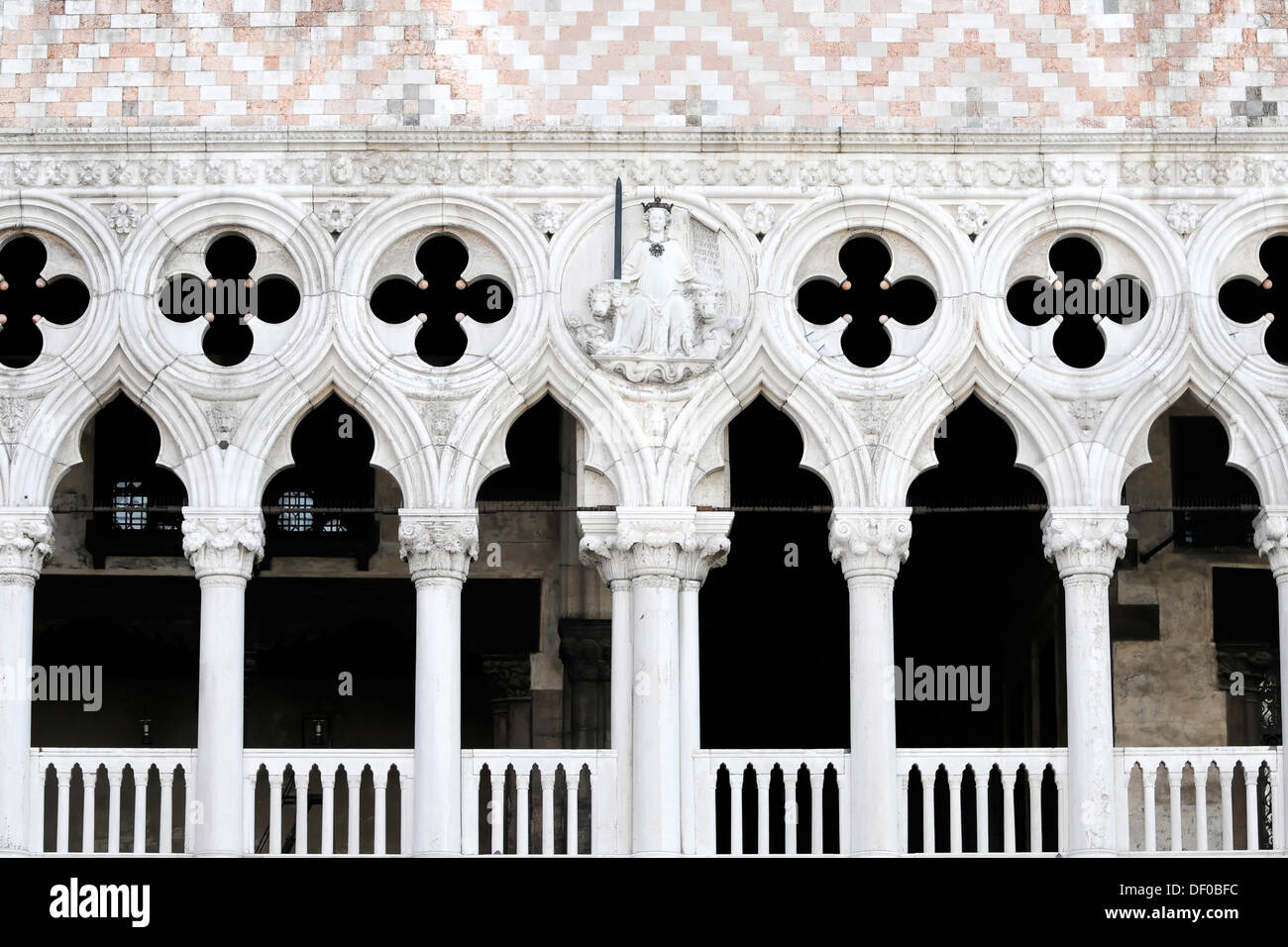 Gothic facade of the Palazzo Ducale, Doge's Palace, detail, Piazza San ...