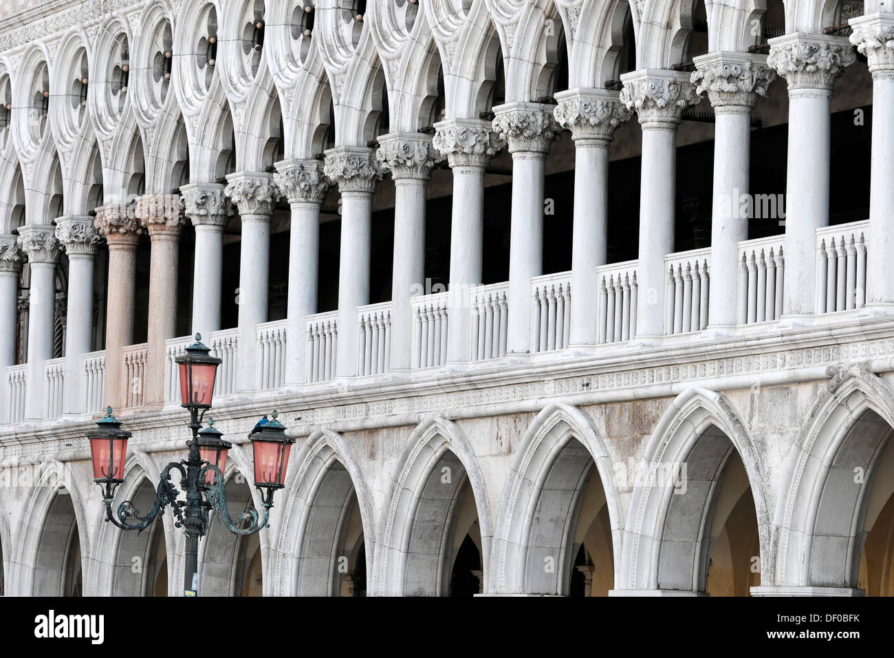 Gothic facade of the Palazzo Ducale, Doge's Palace, detail, Piazza San ...