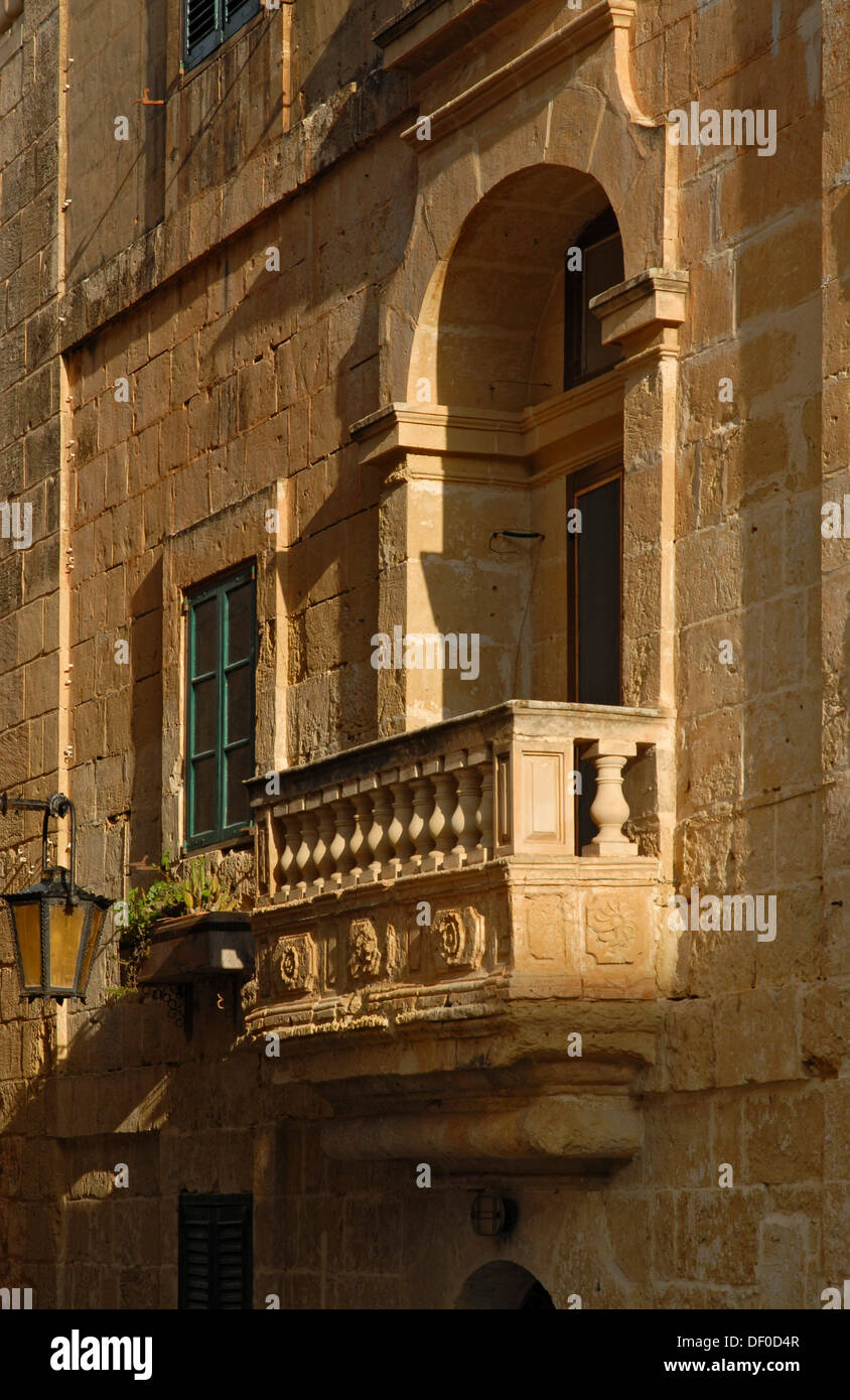 Stone balcony hi-res stock photography and images - Alamy