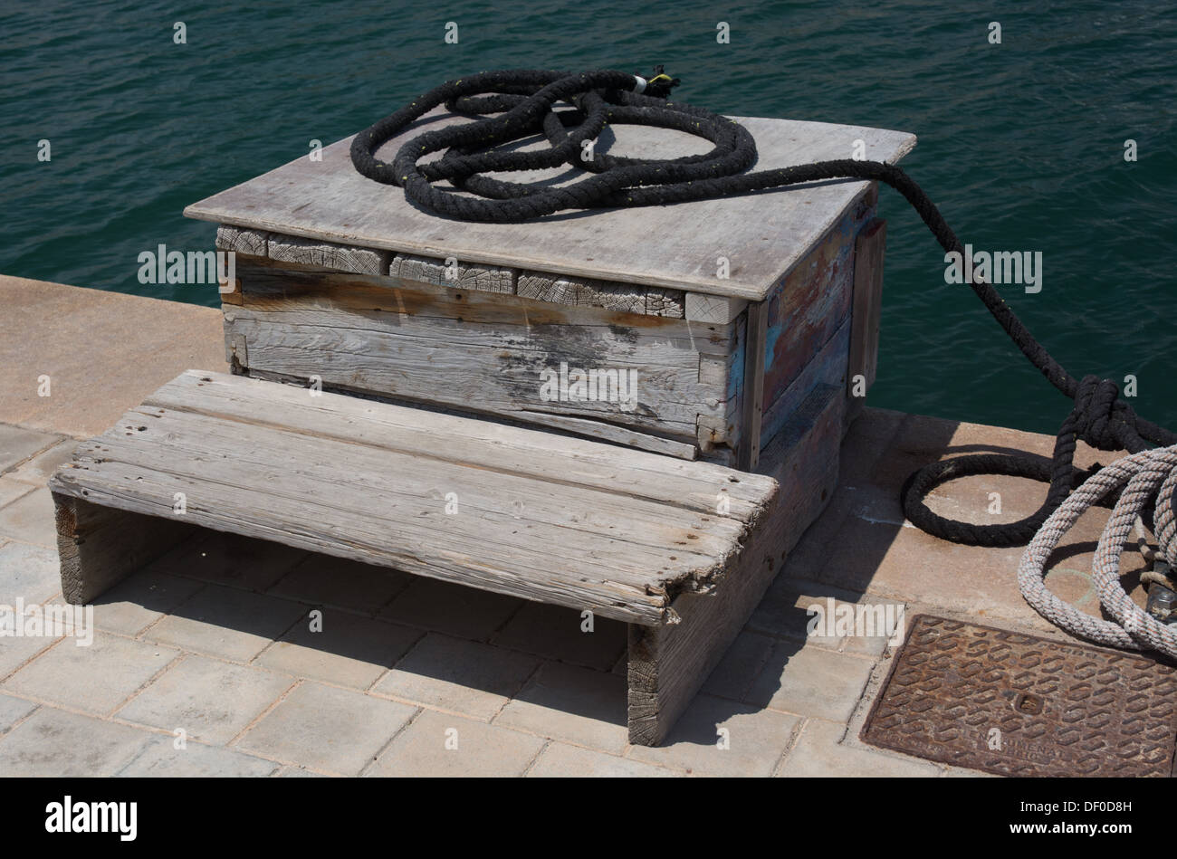 Black rope on beautiful rustic and torn wood box Stock Photo - Alamy
