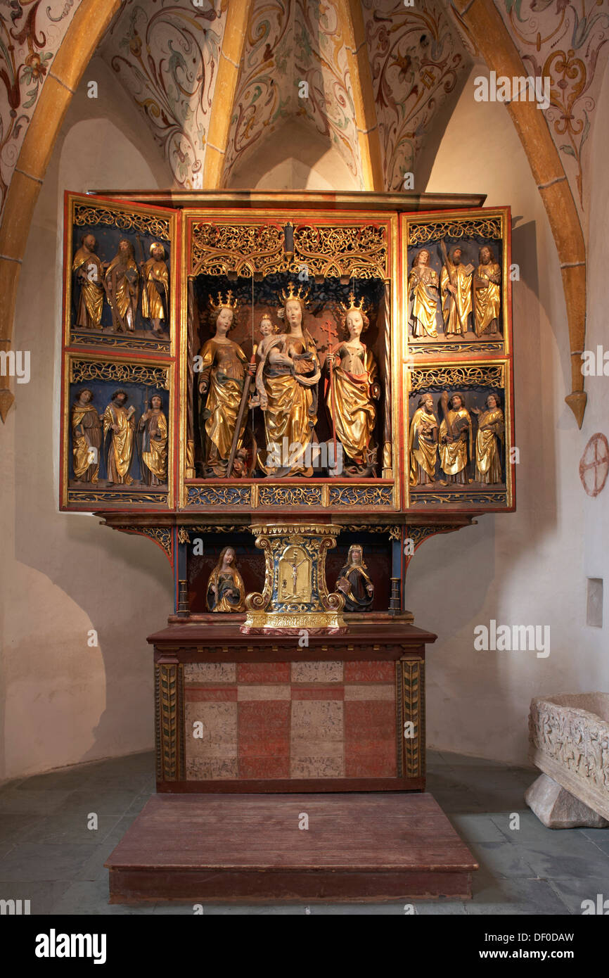 Altar lighting hi-res stock photography and images - Alamy