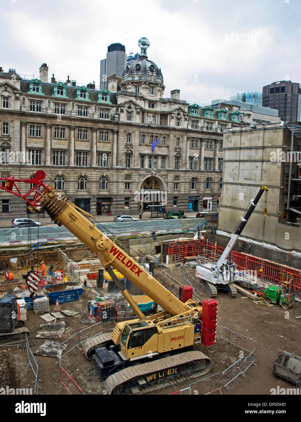 Crossrail hi-res stock photography and images - Alamy