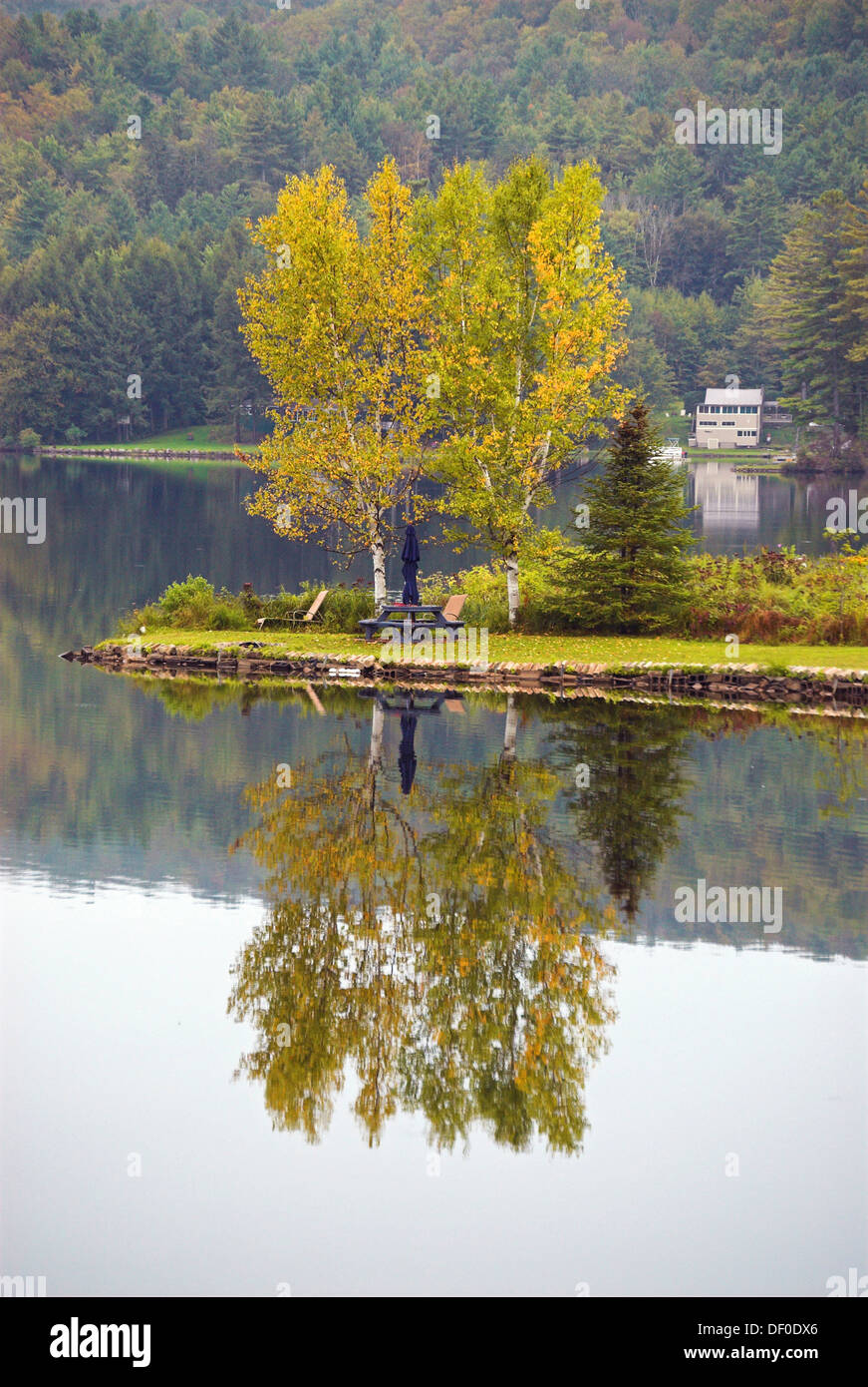Usa vermont autumn lake not england hi-res stock photography and images ...