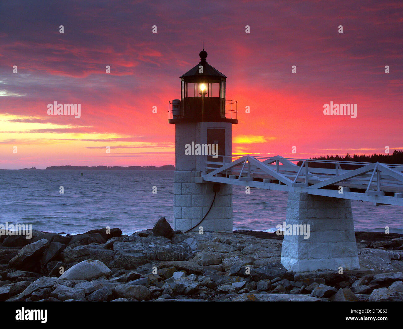 Spectacular sunset behind Marshall Point Lighthouse in Port Clyde ...