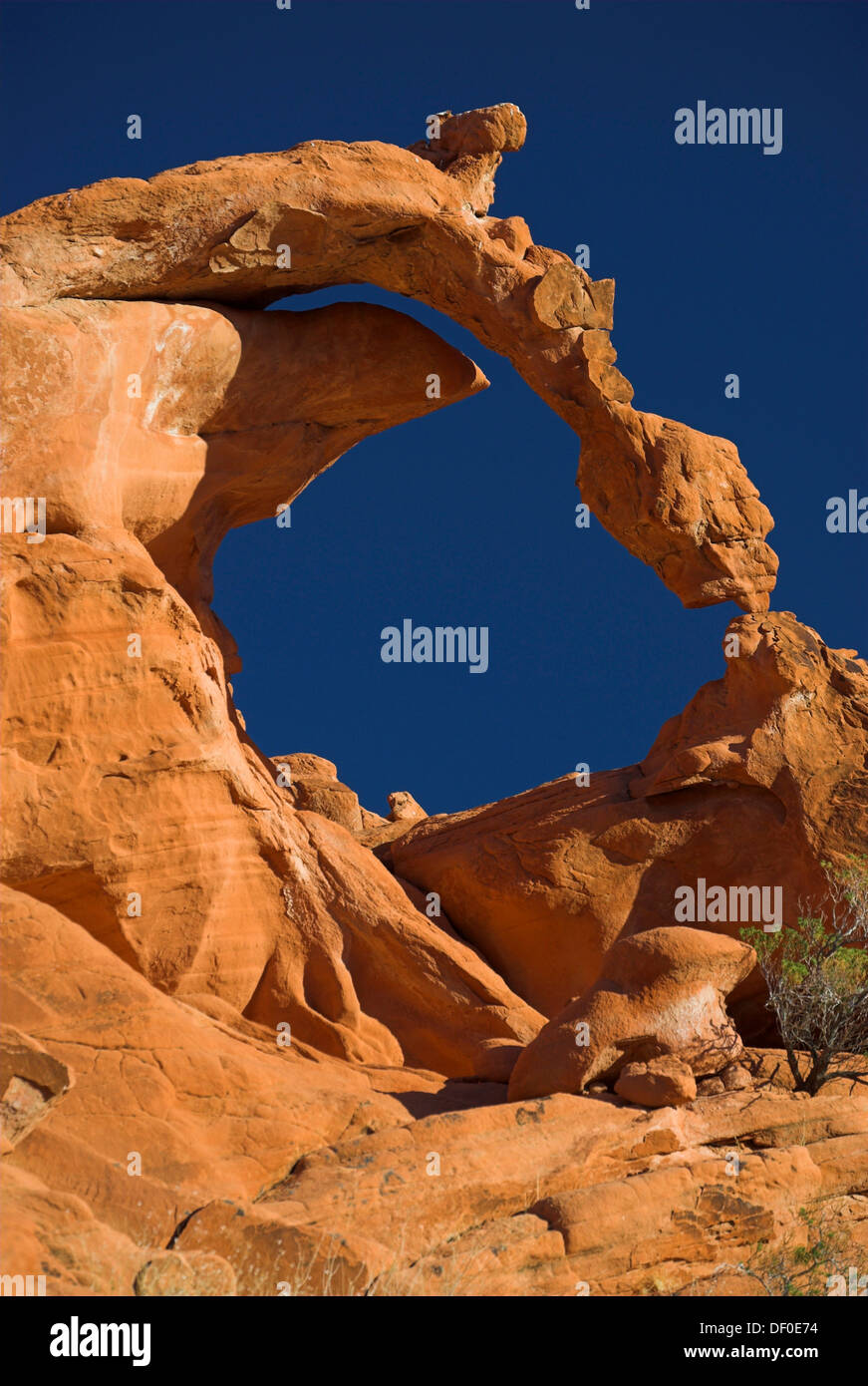 Ephemeral Arch in the Valley of Fire, Nevada, USA Stock Photo - Alamy