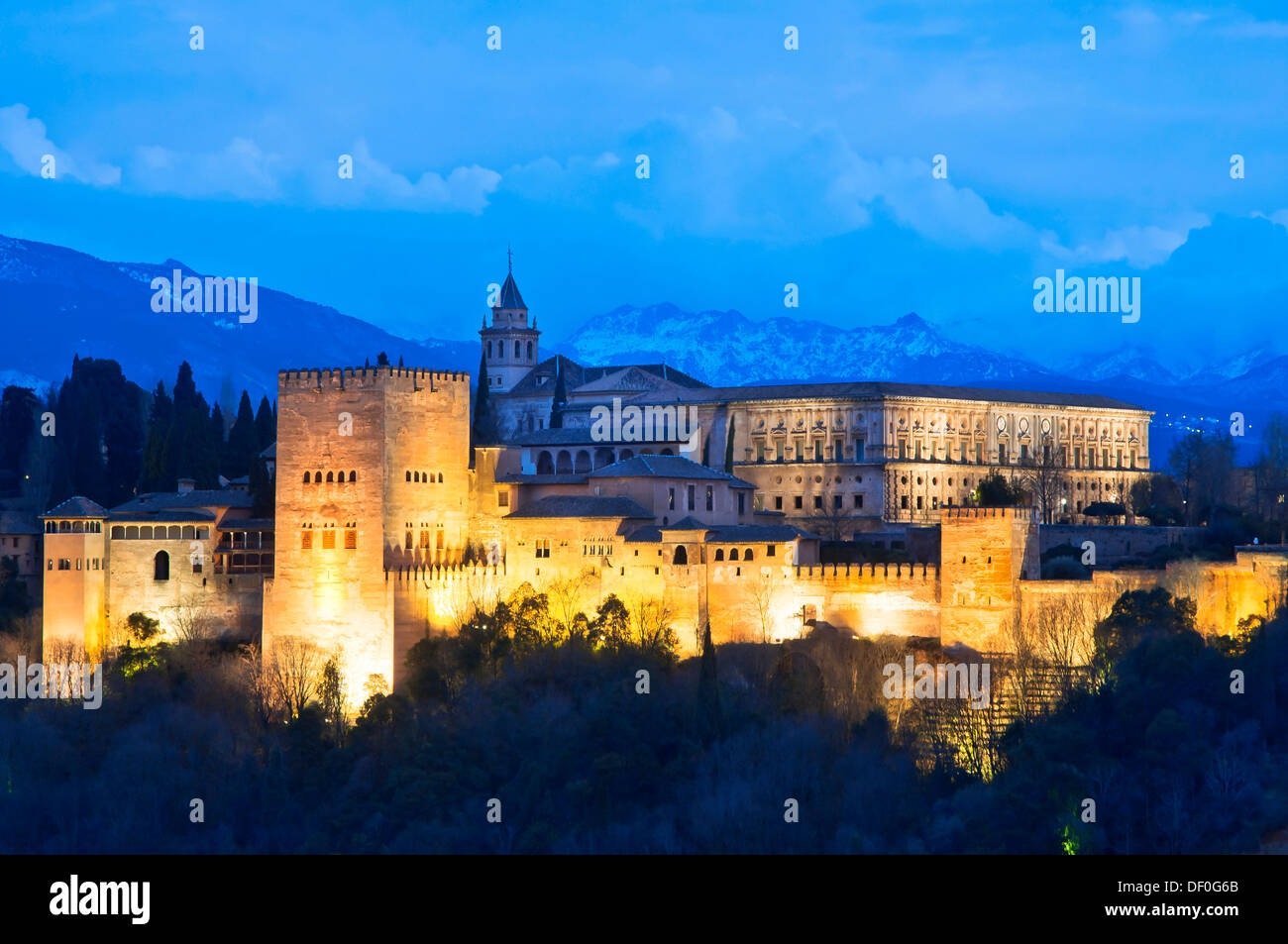 Sierra nevada mountains alhambra hi-res stock photography and images ...