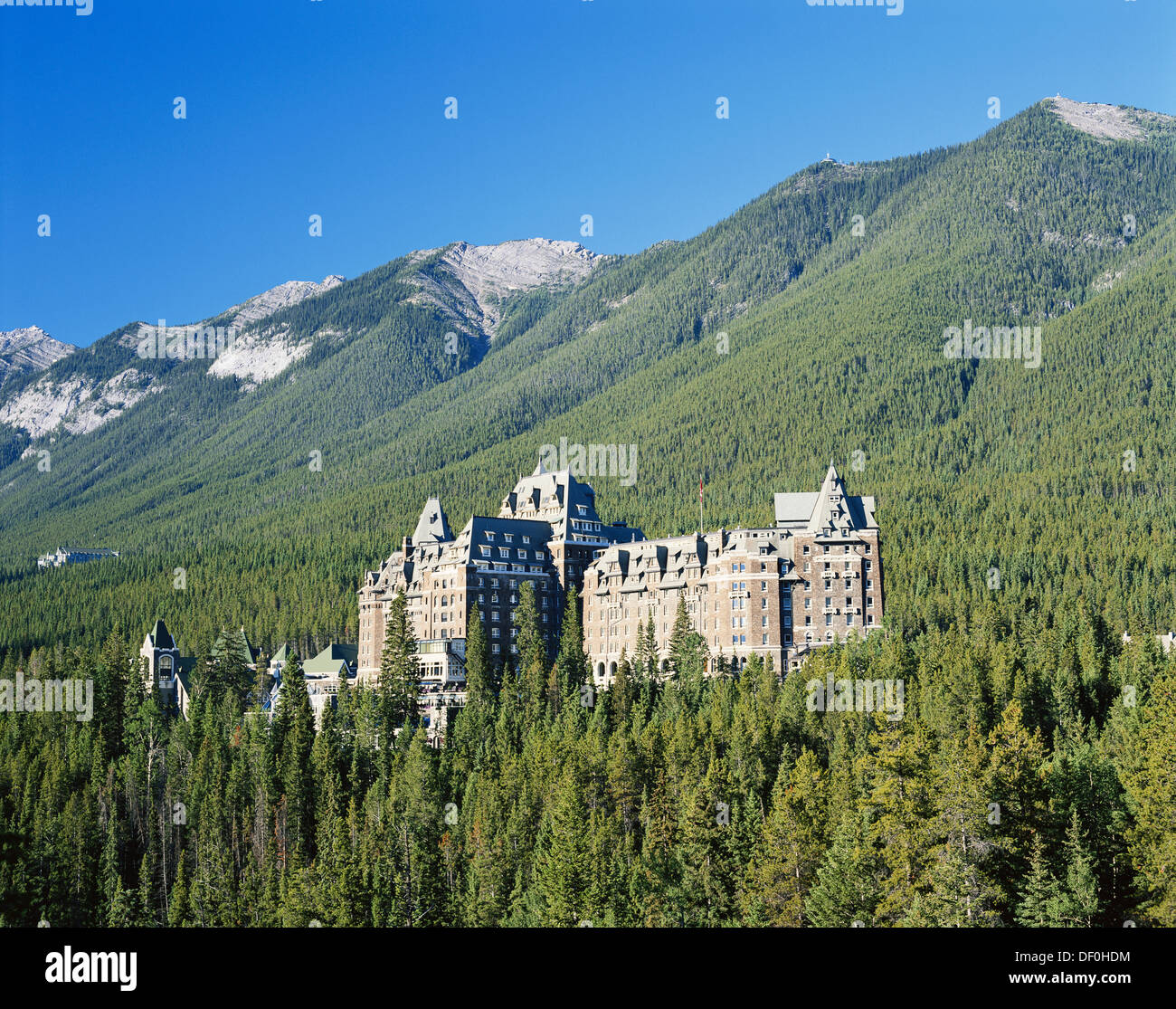 Banff springs hotel hi-res stock photography and images - Alamy