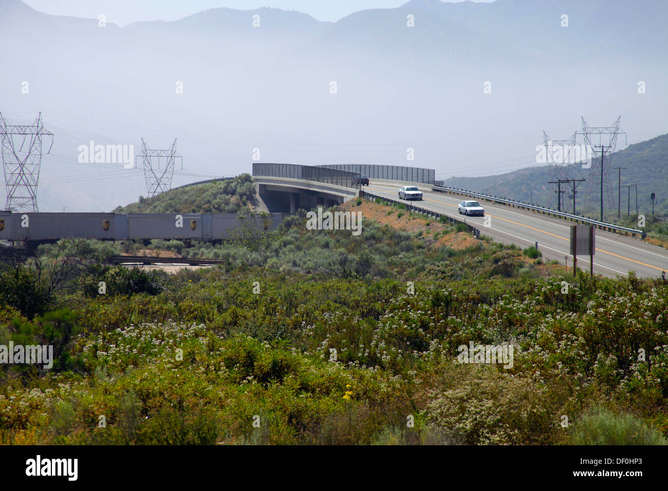 Cajon pass train hi-res stock photography and images - Alamy