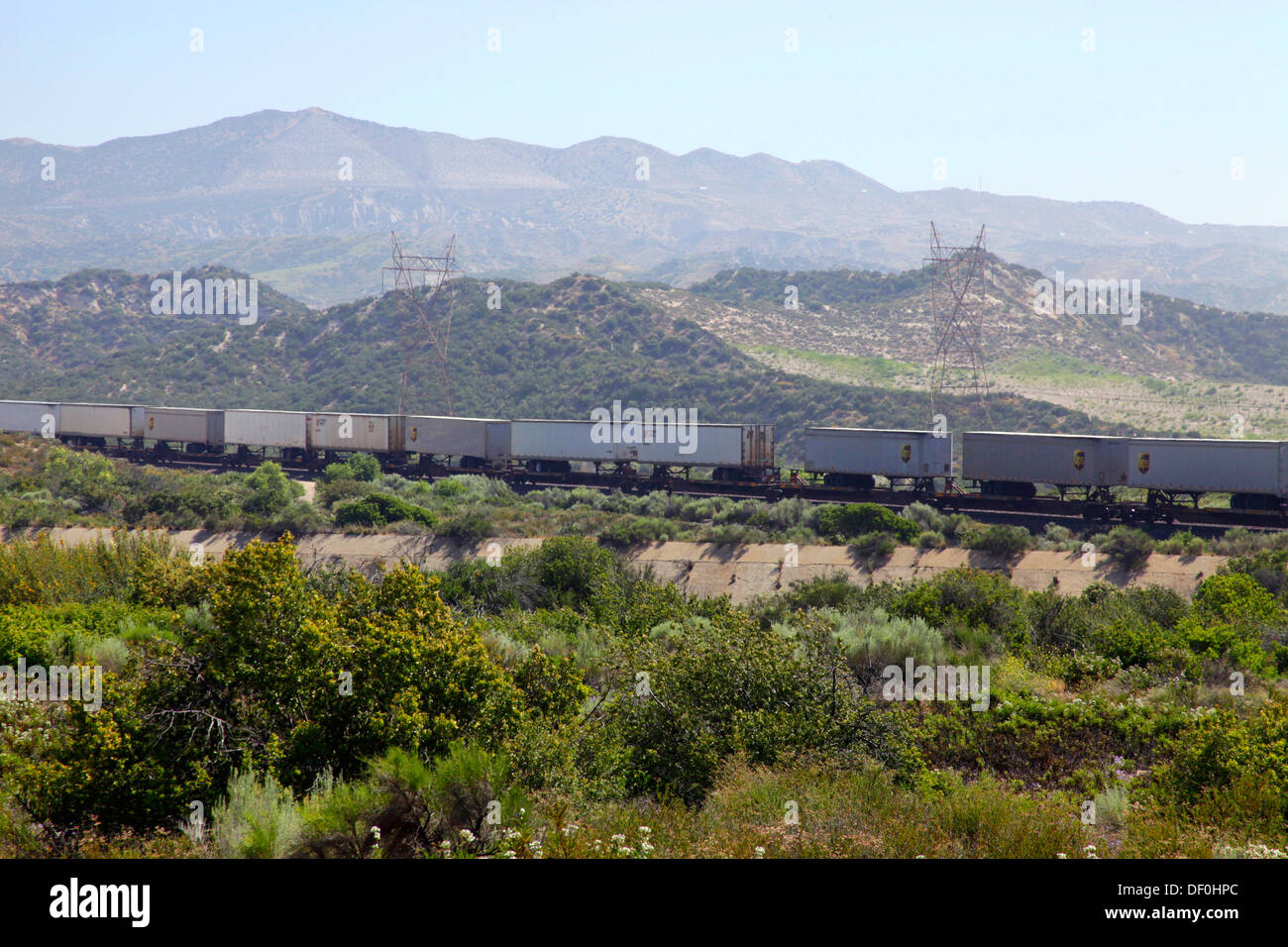 Cajon pass train hi-res stock photography and images - Alamy