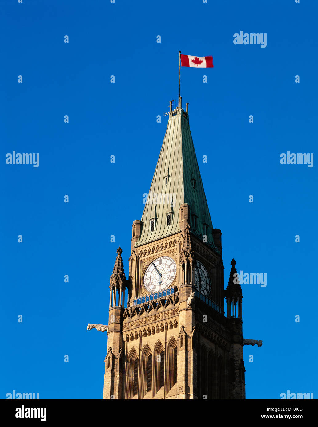 Peace tower clock with the canadian flag hi-res stock photography and ...