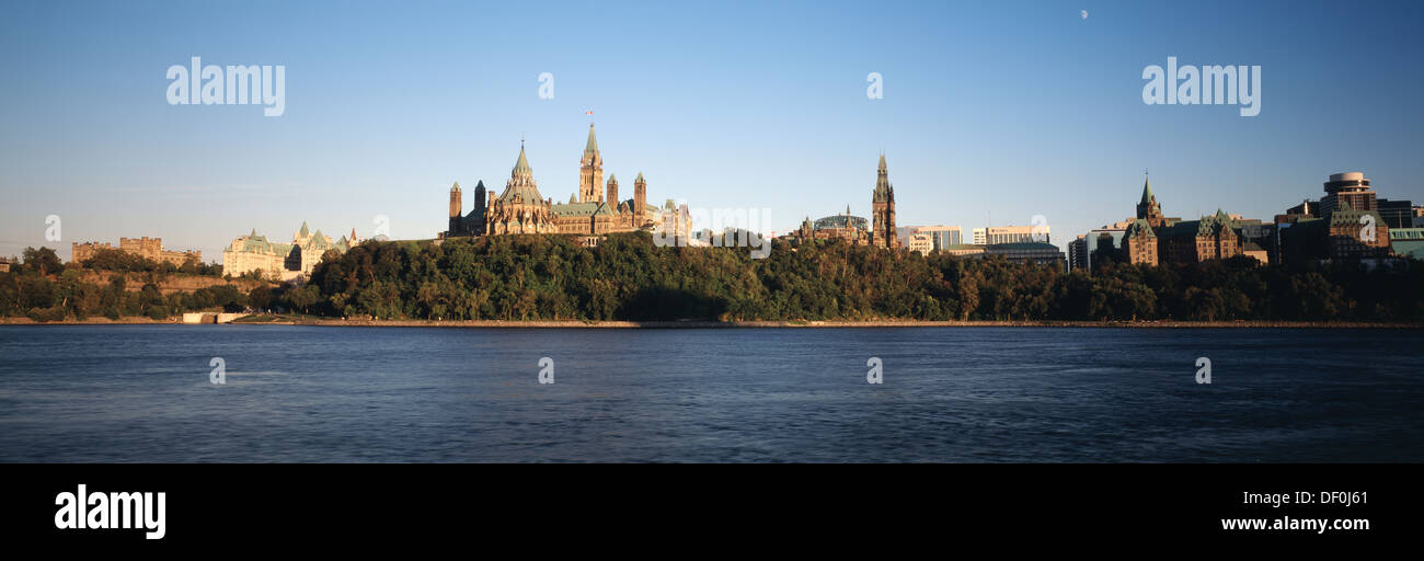 Canada, Ontario, Ottawa, Canadian Parliament view from Hull, Quebec ...