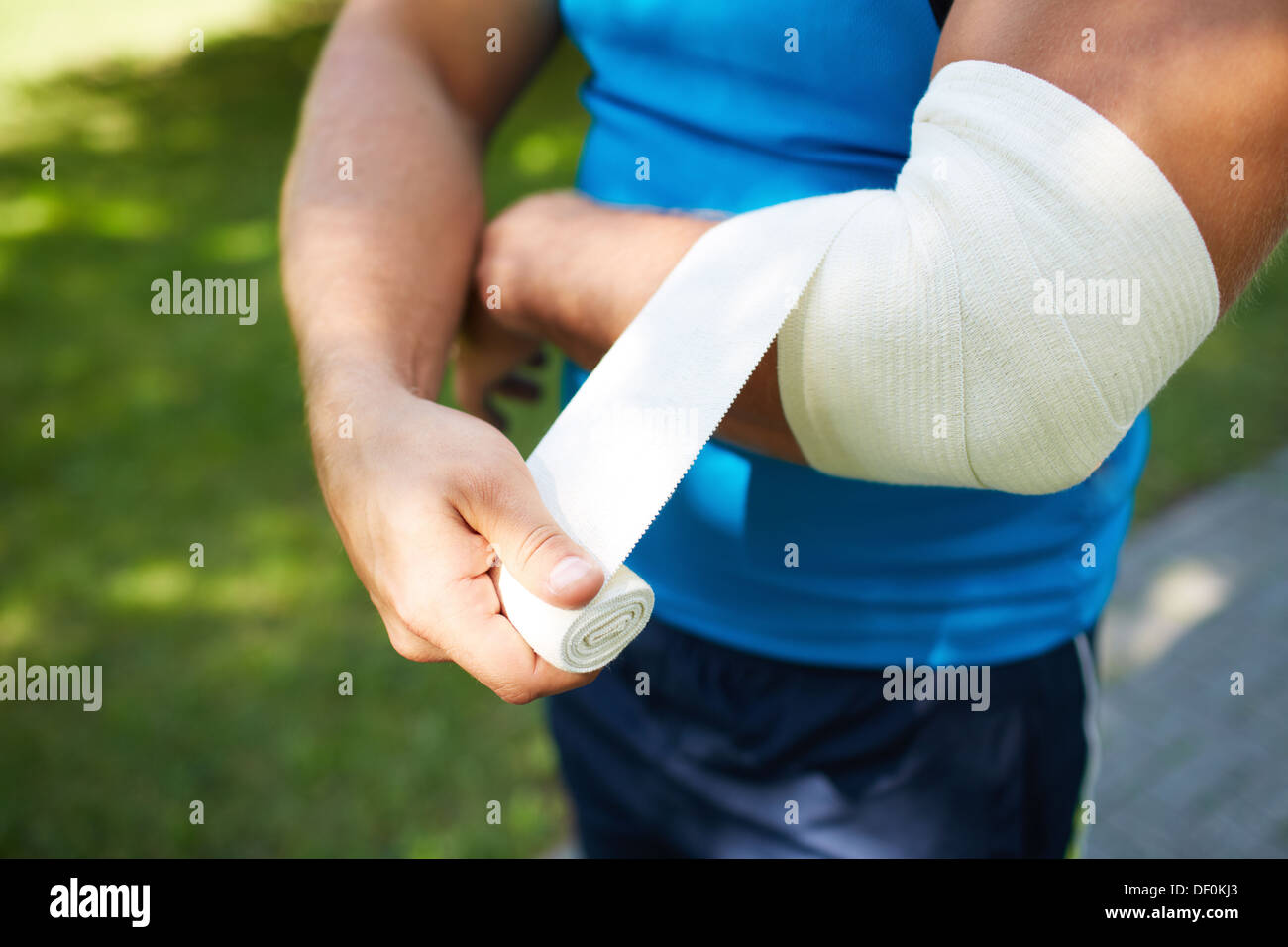 Bandage arm hi-res stock photography and images - Alamy