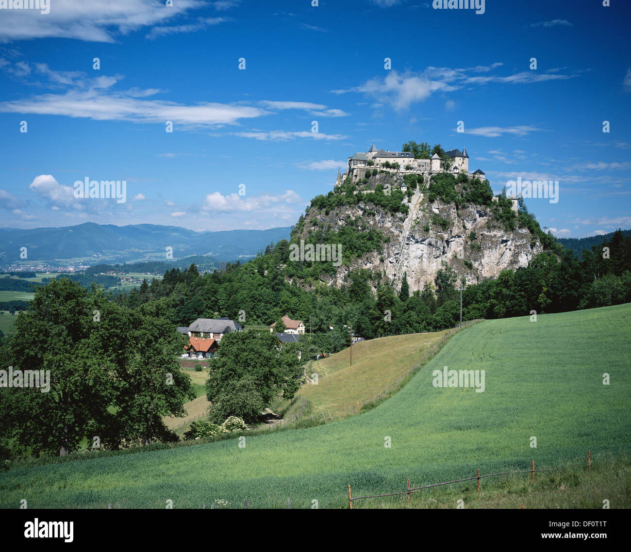 Snow whites disney castle hi-res stock photography and images - Alamy