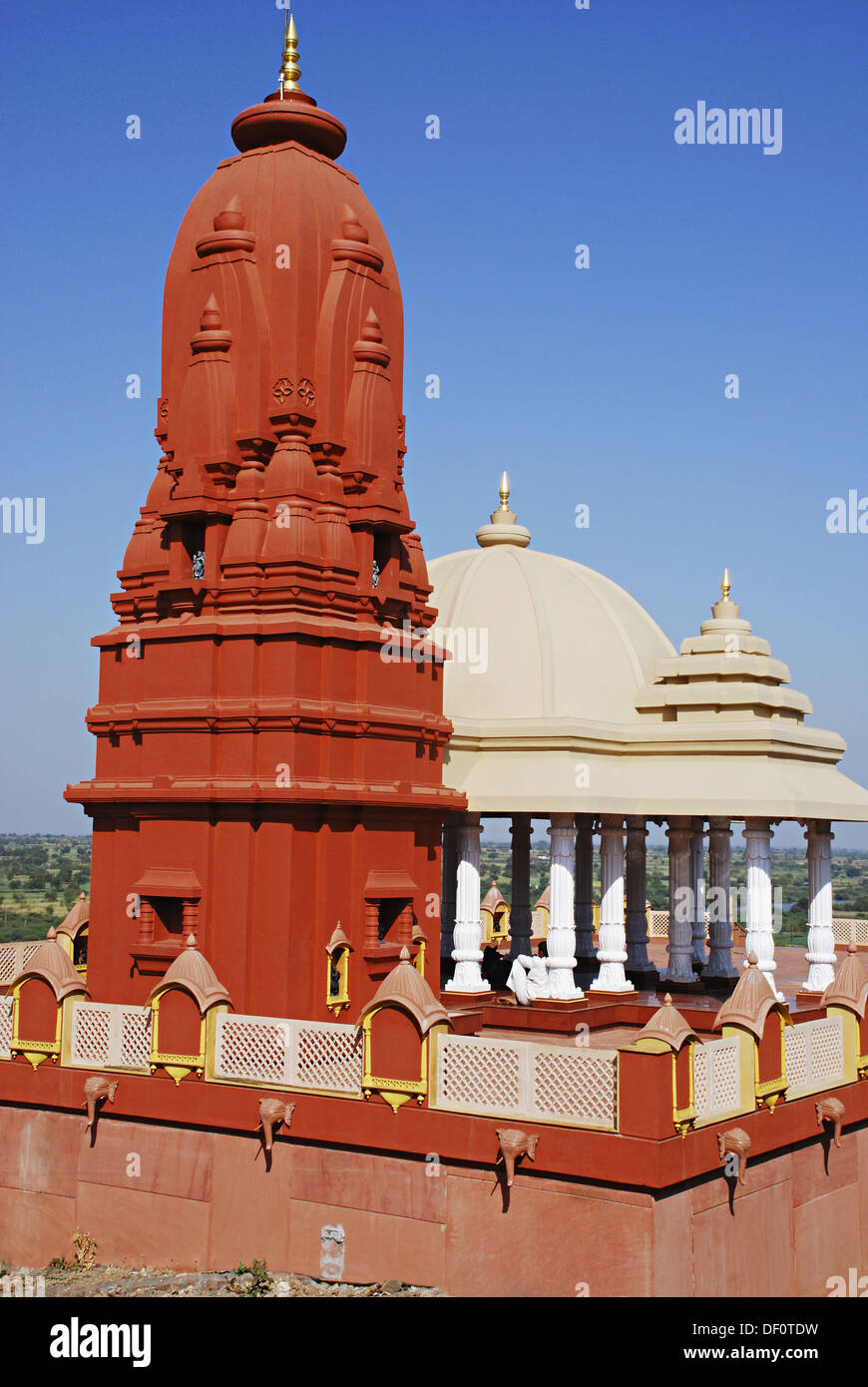 Temple akluj maharashtra india hi-res stock photography and images - Alamy