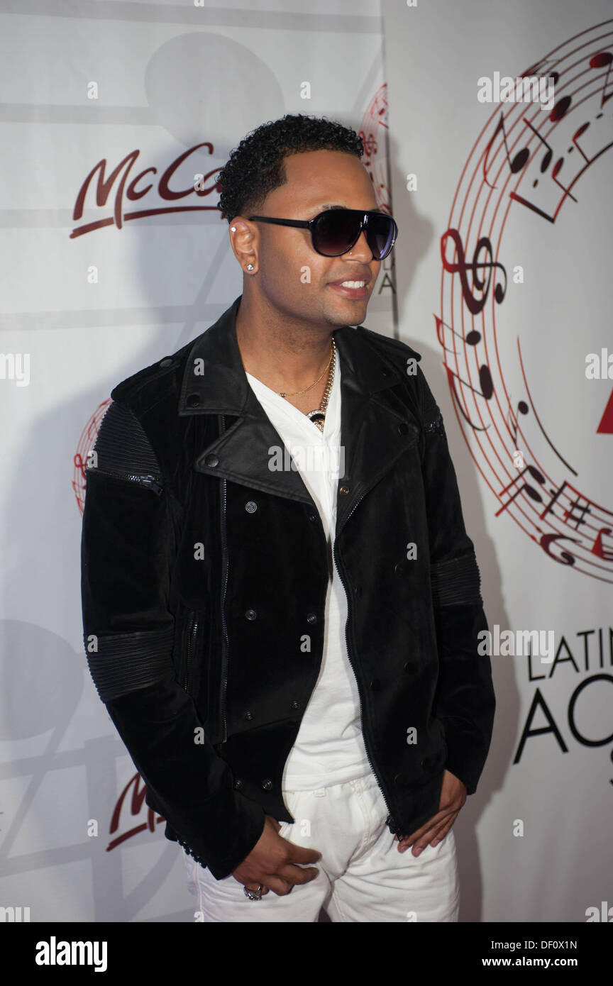 Los Angeles, California, USA. 25th Sep, 2013. Singer TOBY LOVE arrives ...