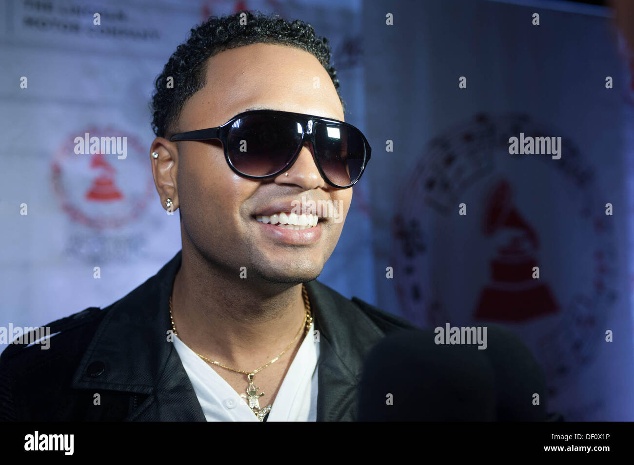 Los Angeles, California, USA. 25th Sep, 2013. Singer TOBY LOVE arrives ...