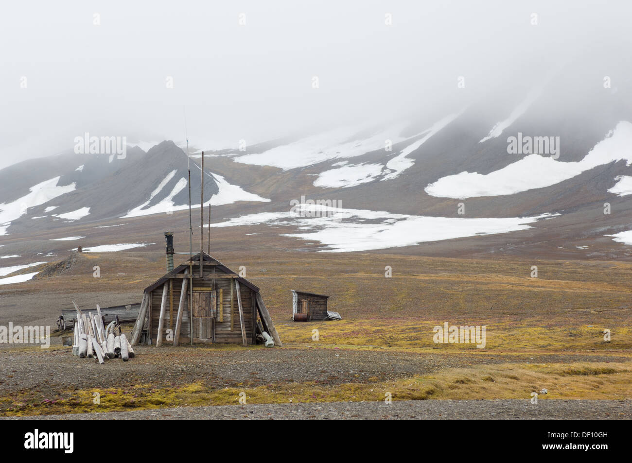 Trappers hut hi-res stock photography and images - Alamy