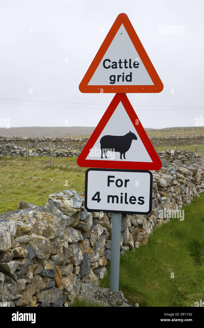 Country road with sheep sign hi-res stock photography and images - Alamy