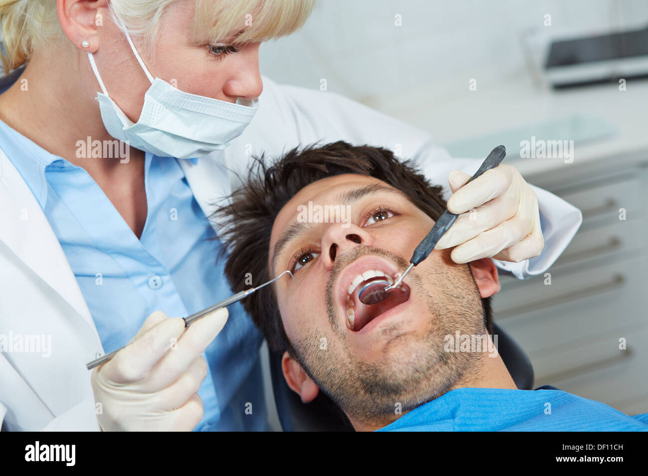 Mouth probe hi-res stock photography and images - Alamy