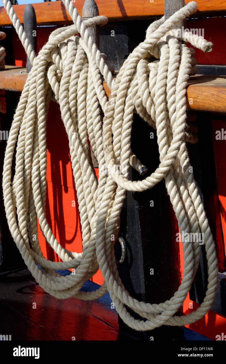 Ropes, Earle of Pembroke, Tall Ship, Pirate Boat, Cowes, Isle of Wight ...