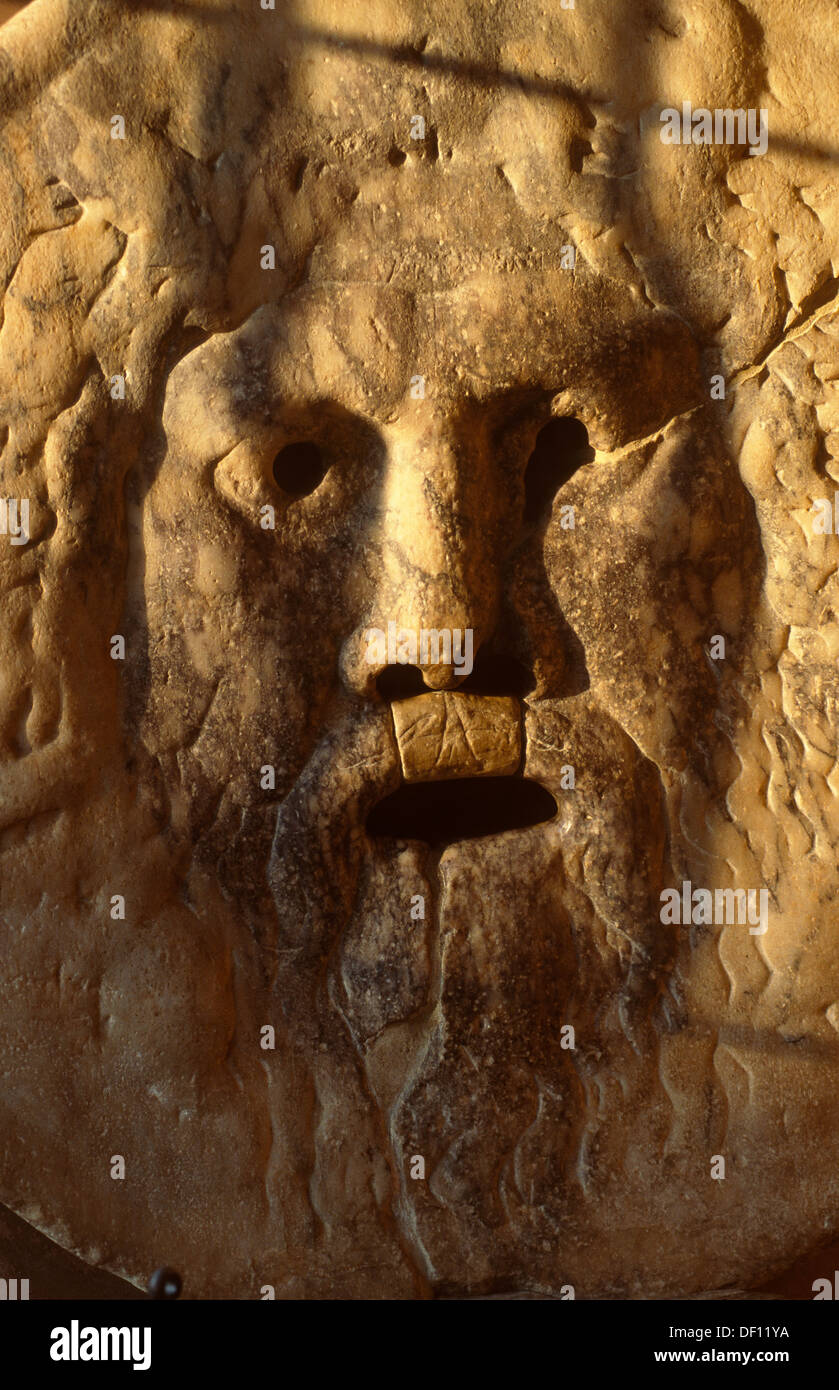 Human face shape in rock hi-res stock photography and images - Alamy