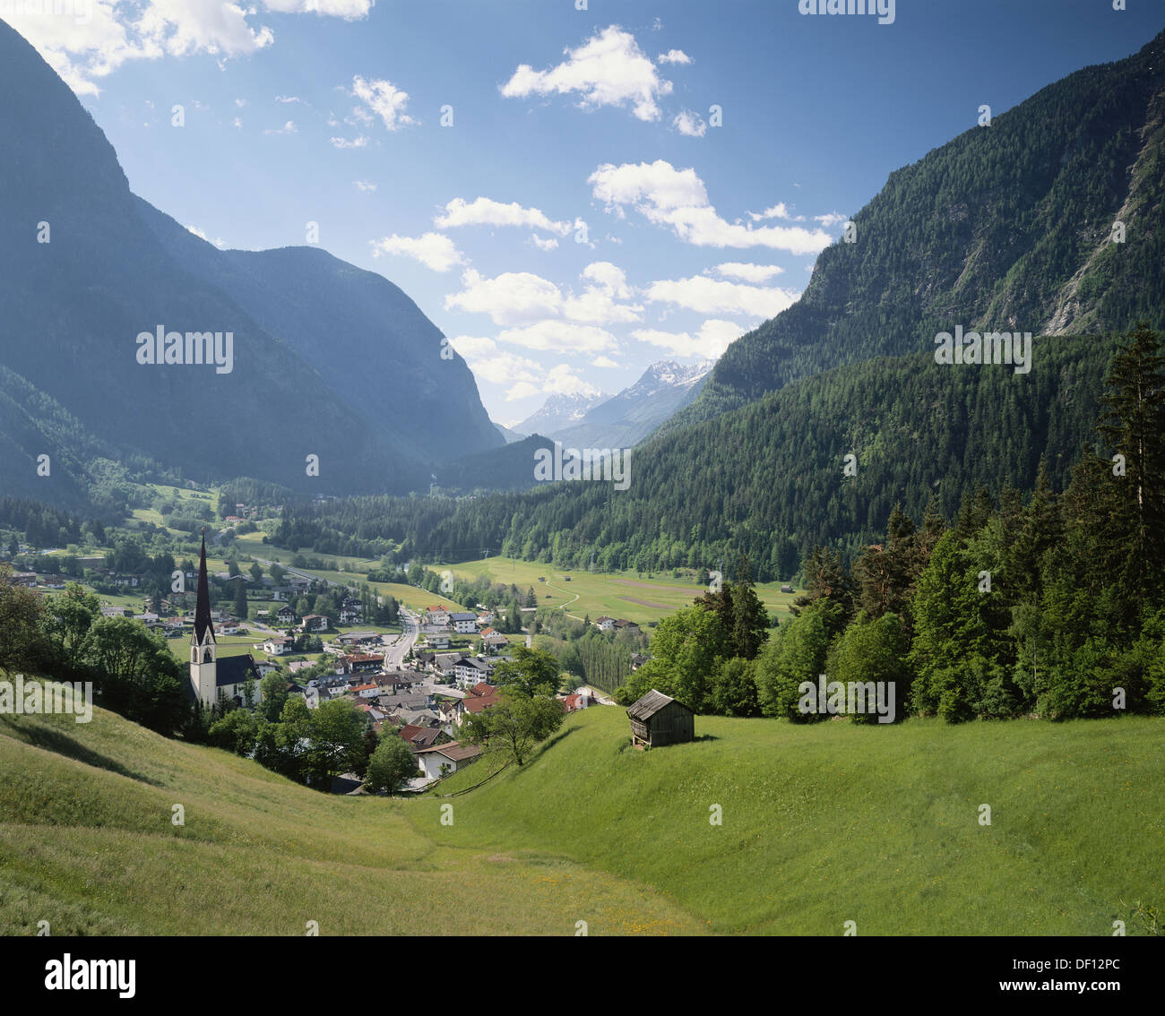Austria, Tyrol, Otztal-Otz valley, View of South East Town of Quetz ...
