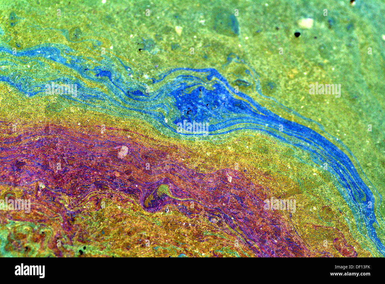 Natural color oil slick hi-res stock photography and images - Alamy