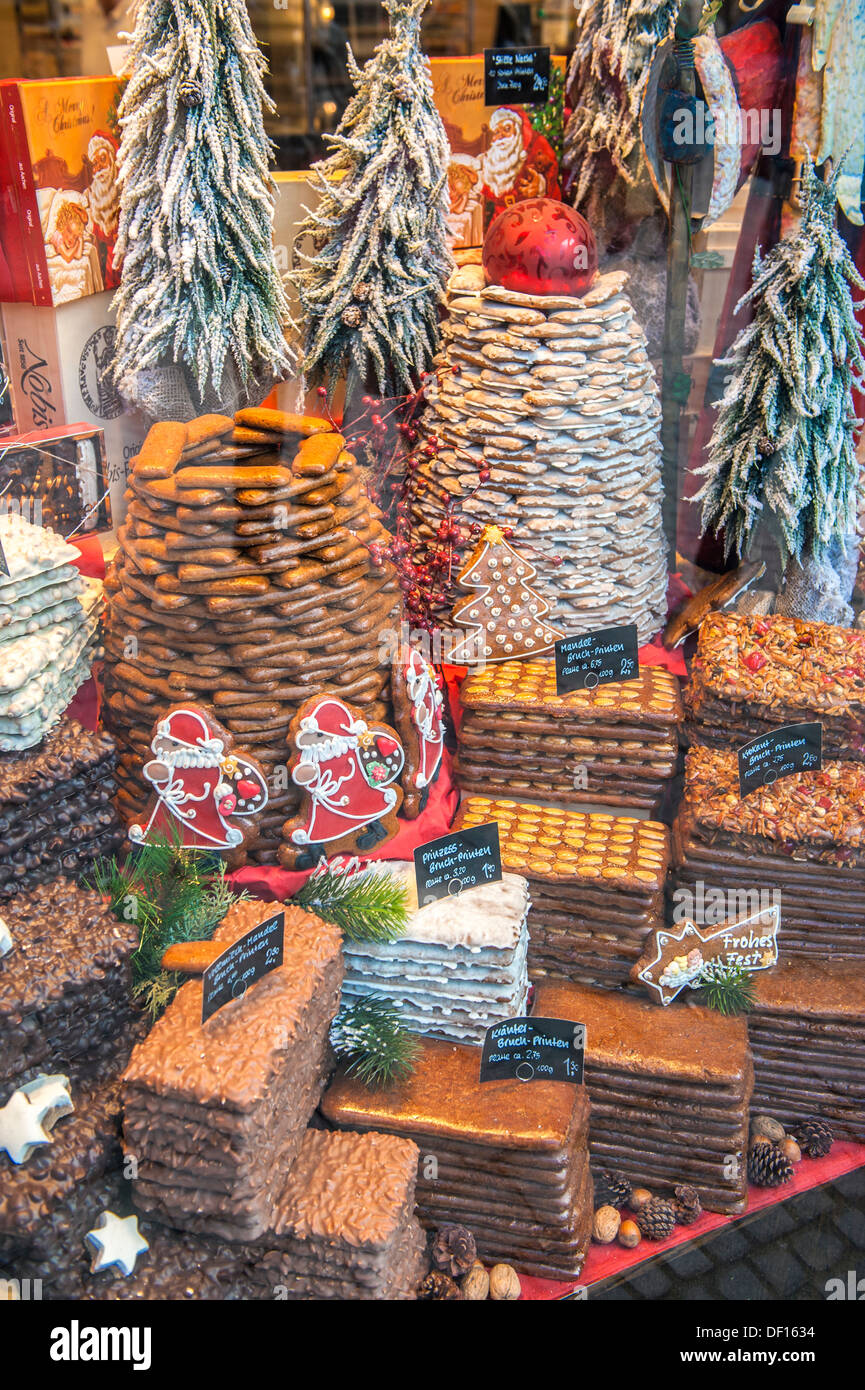 Christmas bakery display hi-res stock photography and images - Alamy