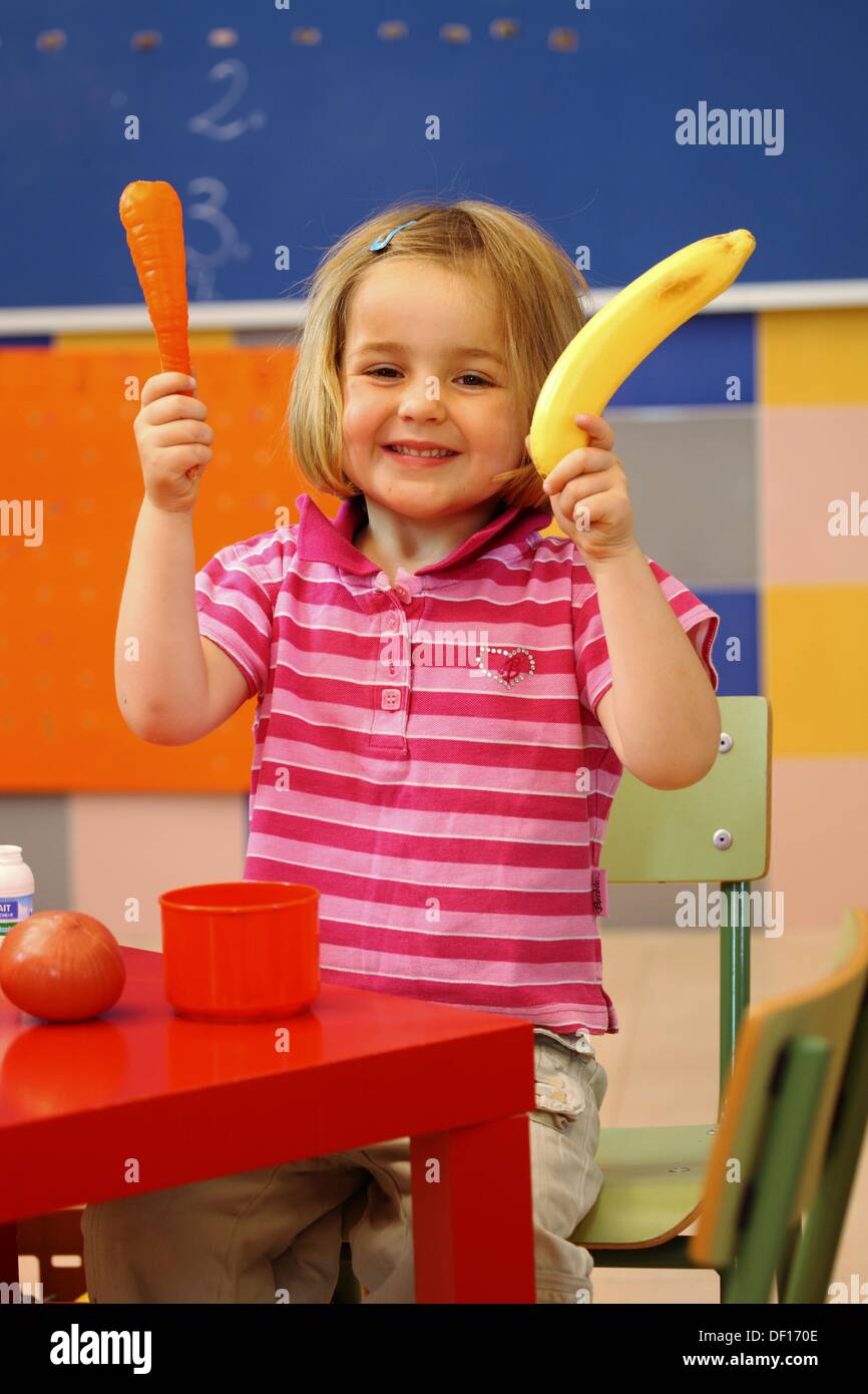 School classroom girl banana school hi-res stock photography and images ...