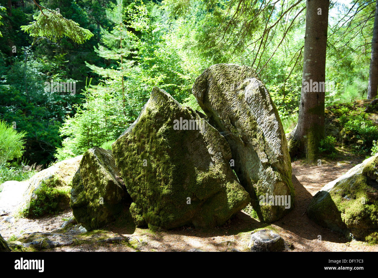 Big rock hi-res stock photography and images - Alamy
