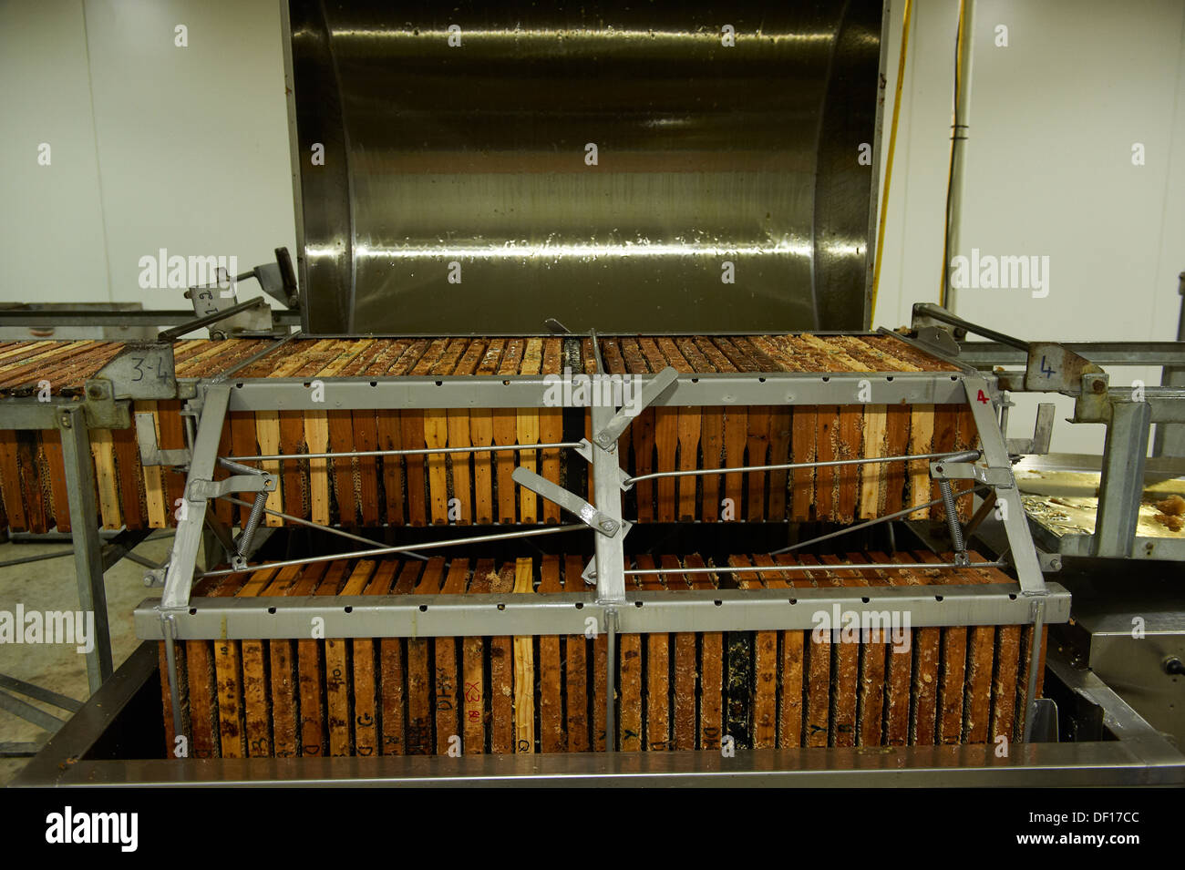 Honey centrifuge hi-res stock photography and images - Alamy