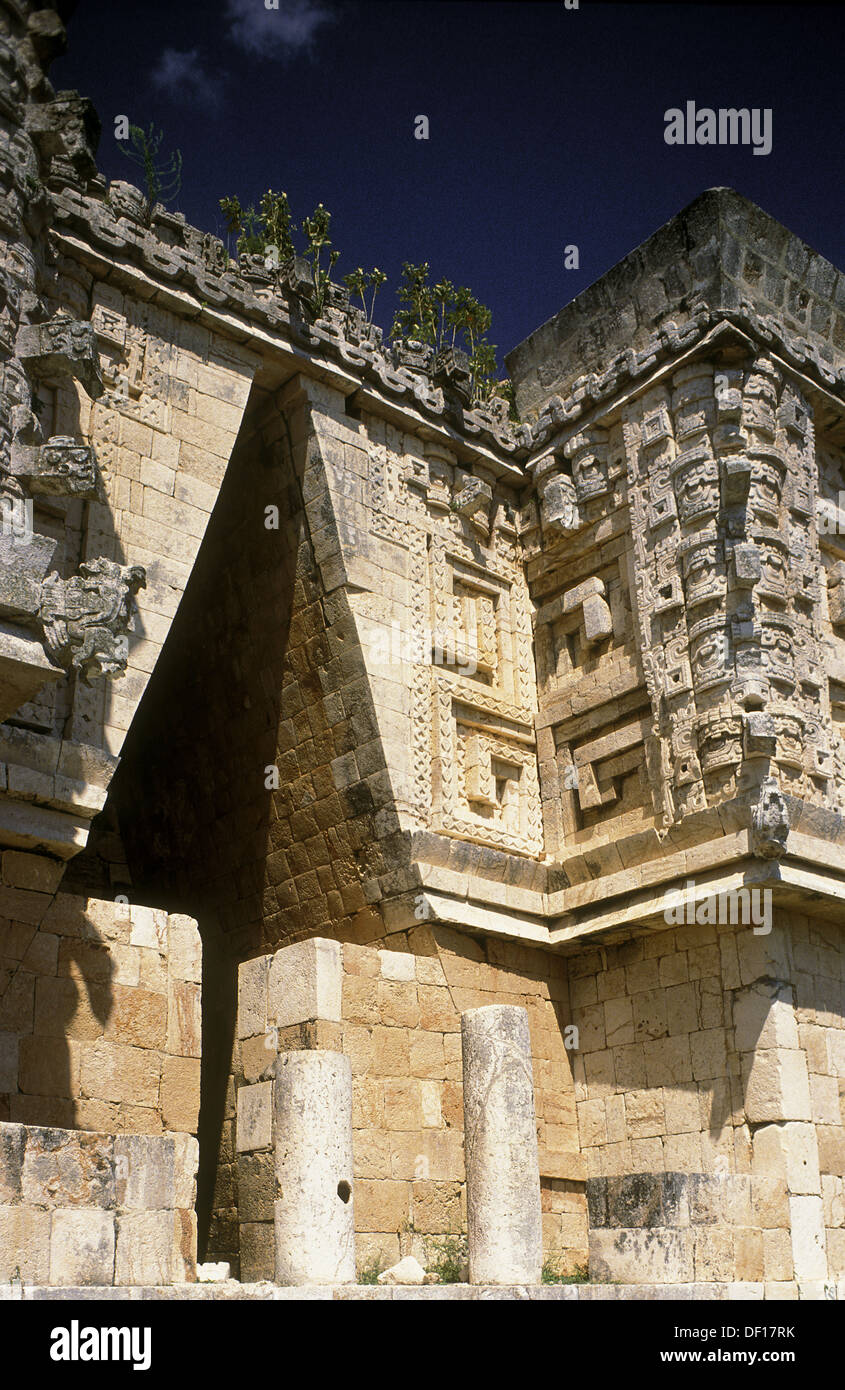 Mayan corbel arch hi-res stock photography and images - Alamy