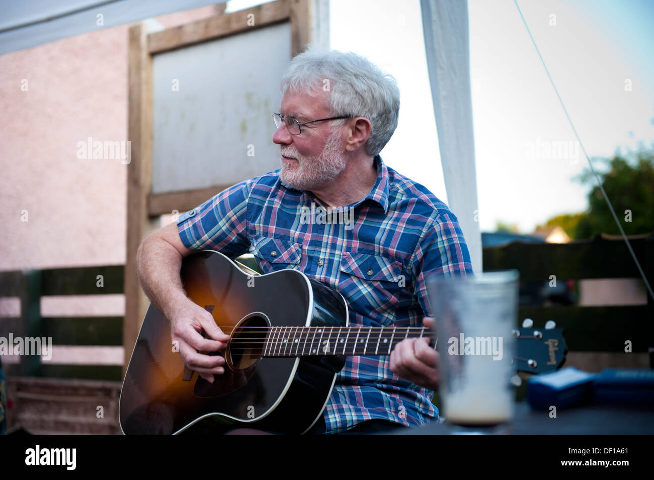 Stout man hi-res stock photography and images - Alamy